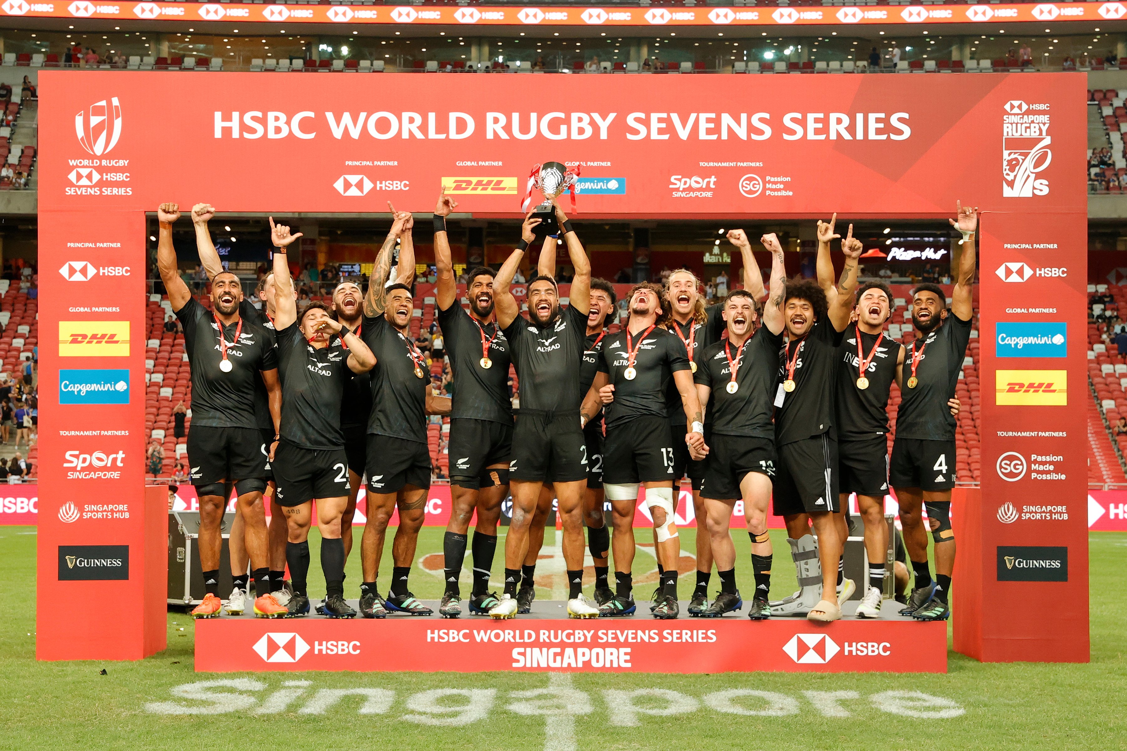New Zealanders Lift HSBC Singapore Rugby 7s Trophy To Qualify for Paris 2024 Olympics!